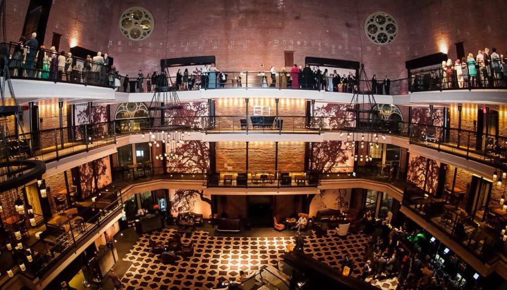 CATWALK | Upscale Bars in Beacon Hill | Liberty Hotel